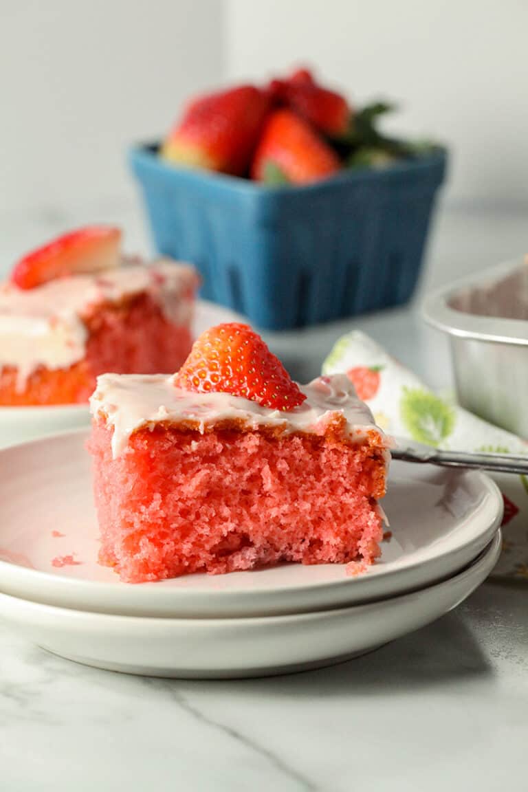 Strawberry Cake from Cake Mix | Pics and Pastries